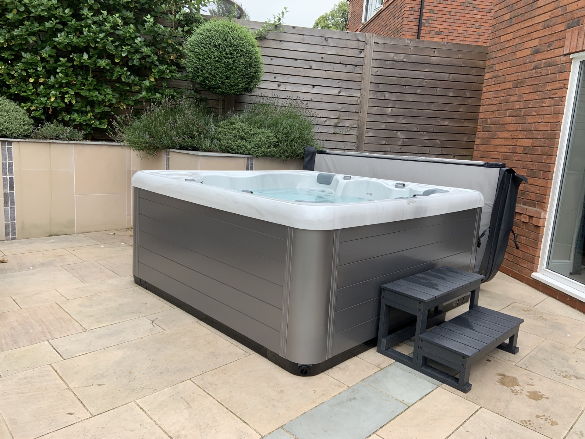Starlight Spas – Ultimate Relaxation at Ultimate Hot Tubs - Ultimate ...